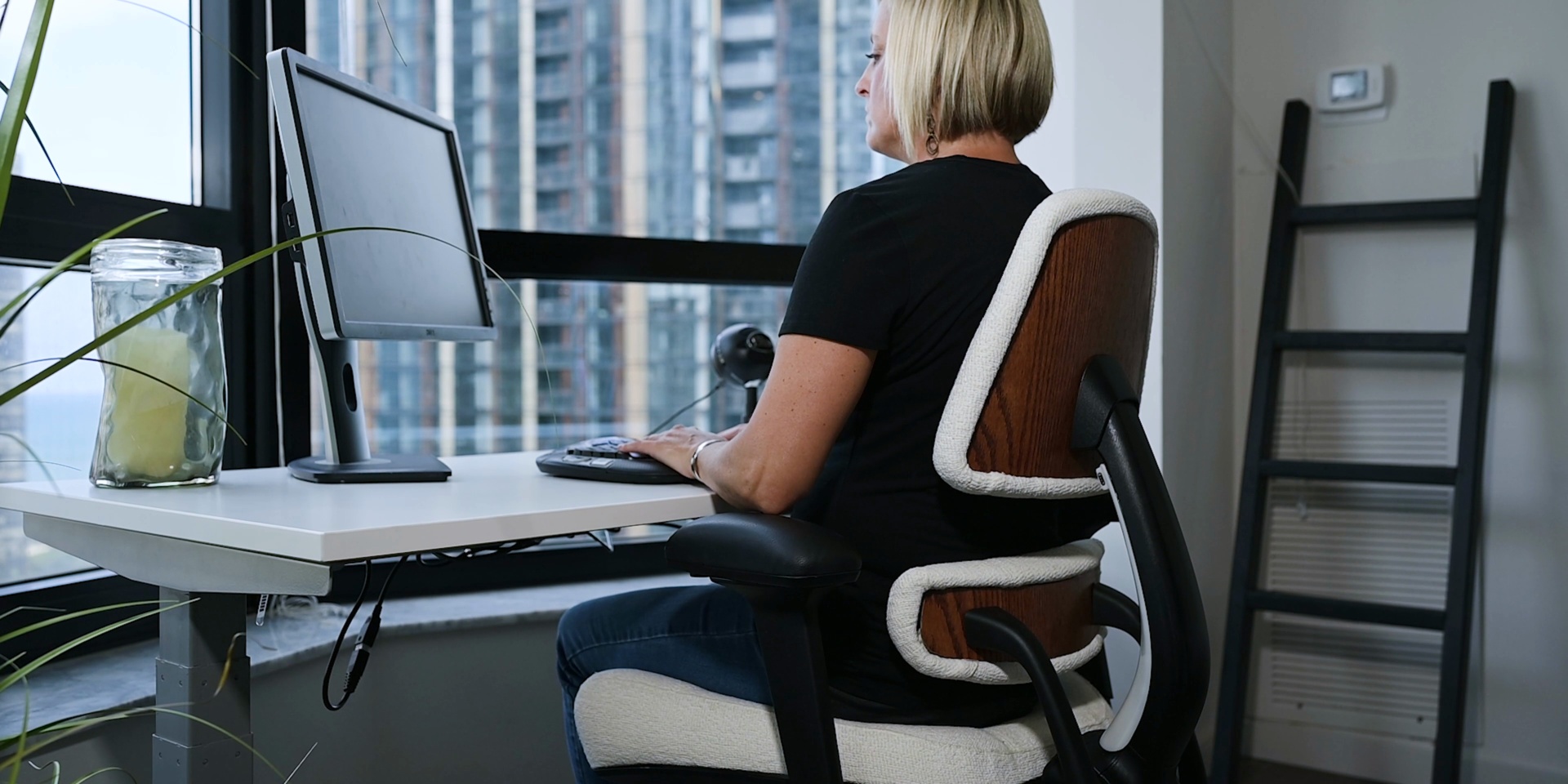 Anthros Chair Features