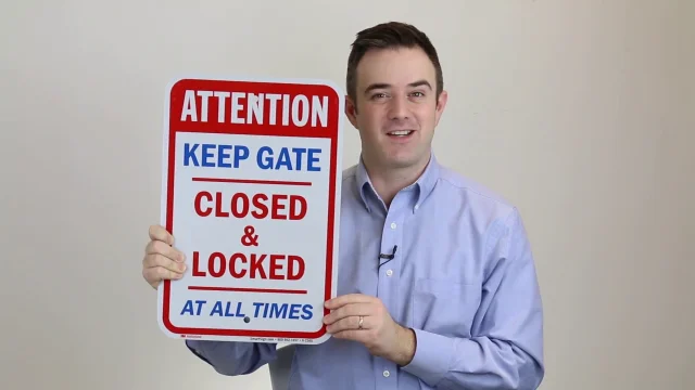 Gate Warning Signs & Automatic Gate Signs: Prevent Accidents