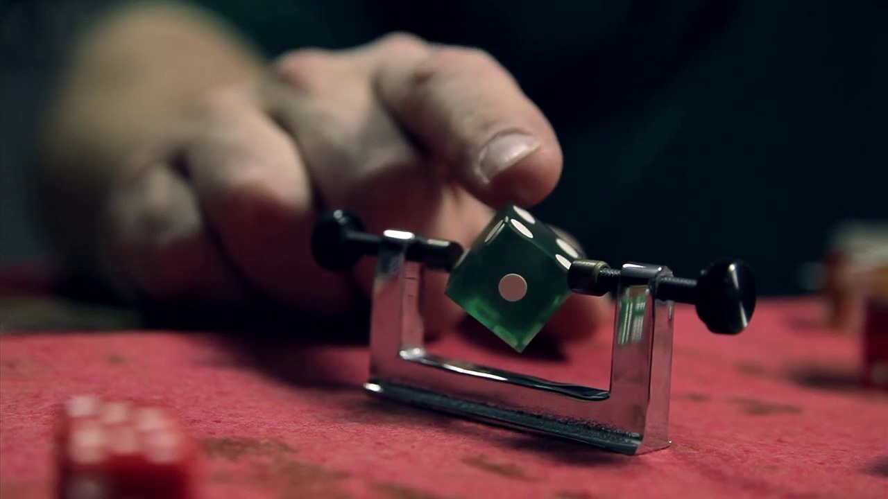 Dice Switching by Jason England | theory11