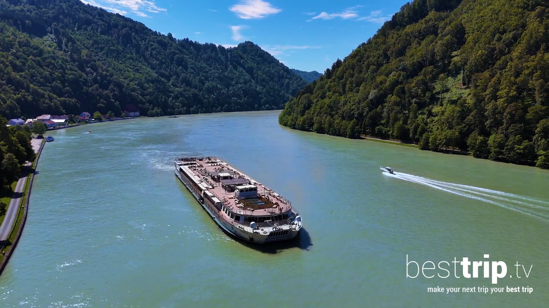 VIDEO: Stunning Scenic Sailing on Europe’s Danube River Aboard the ...