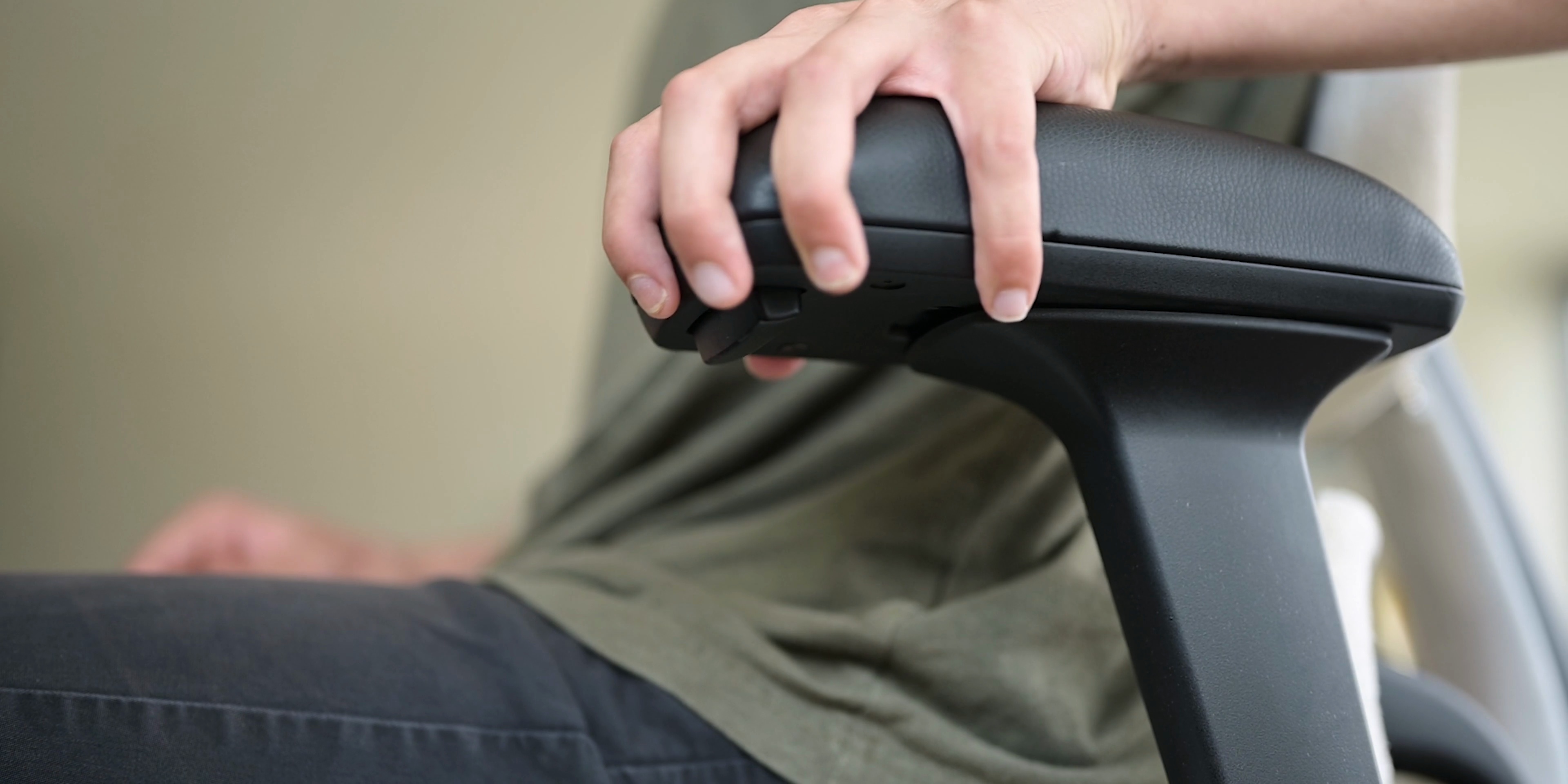 Anthros Chair Features